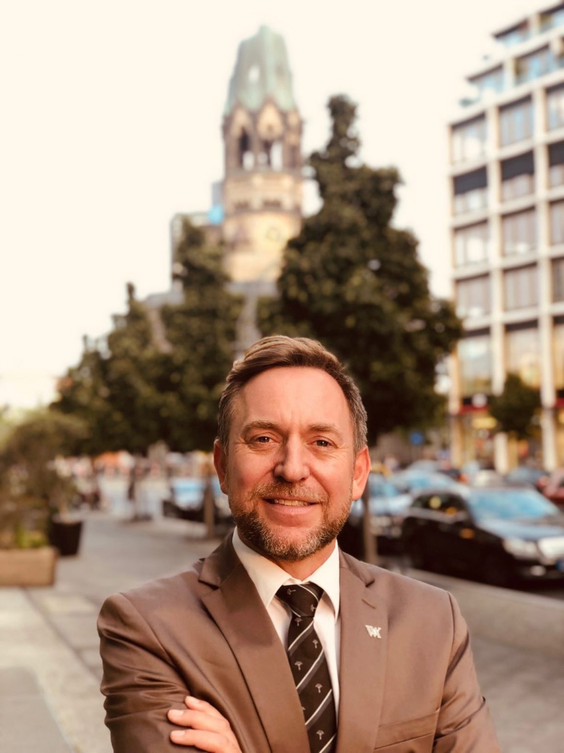 KW 38 Jan Martensen zum Waldorf Astoria Berlin, Kanzlerkandidat Merz ...